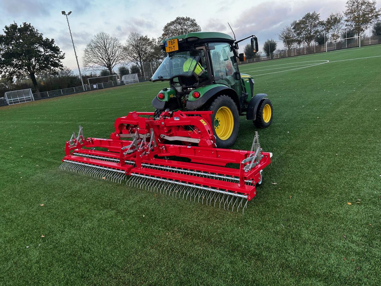 Wiedenmann Terra Rake 460 – Maximale efficiëntie in veldonderhoud
